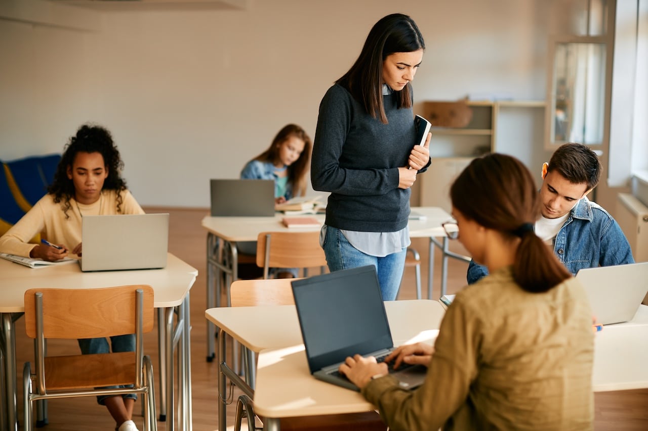 The Benefits of Enlisting Minority-Owned IT Solutions for Schools - AIS